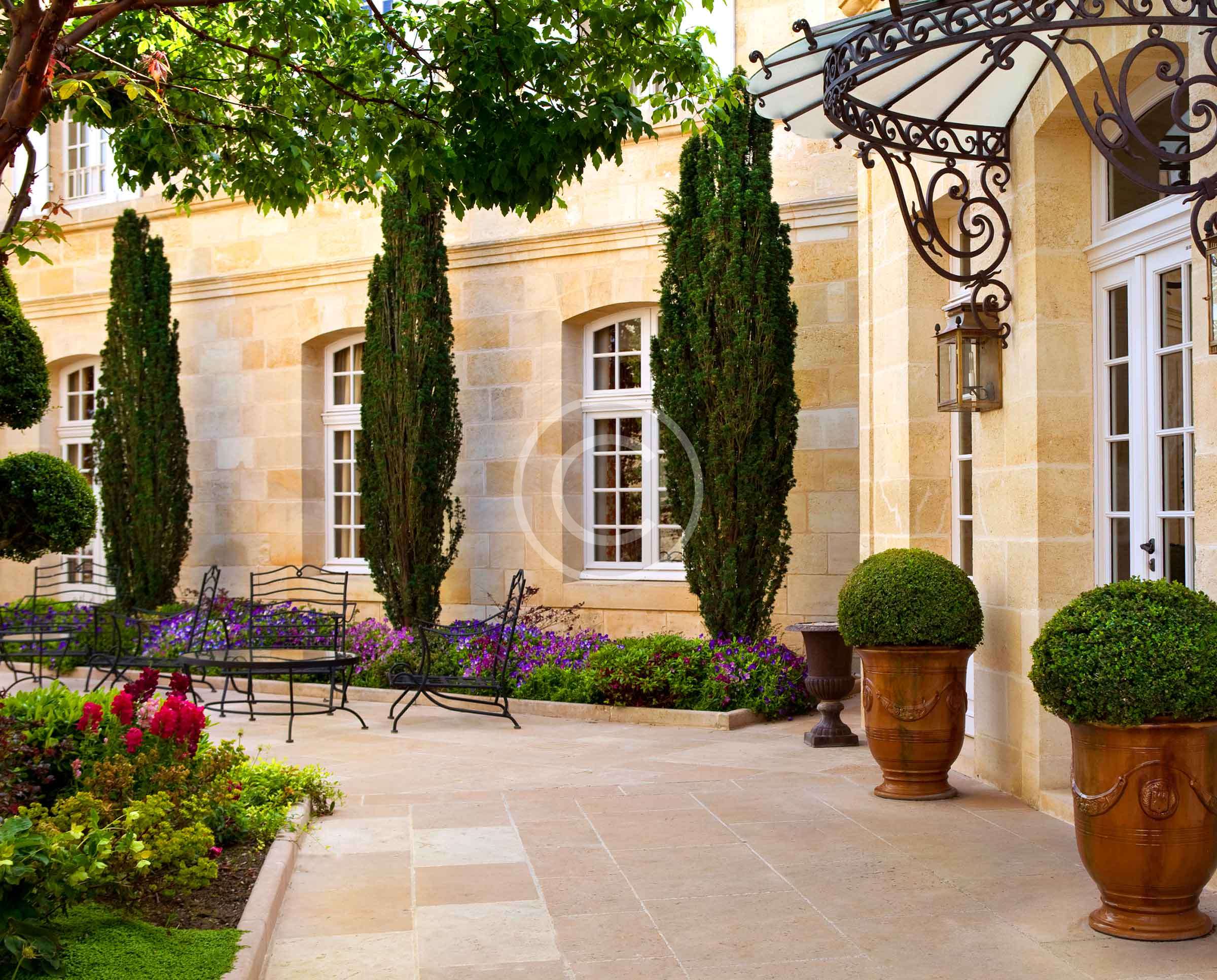 The Stunning Landscape Design Idea Artistic Statuary